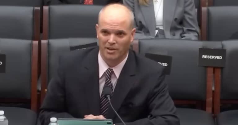 Matt Taibbi Is Still an Outsider - RVIVR